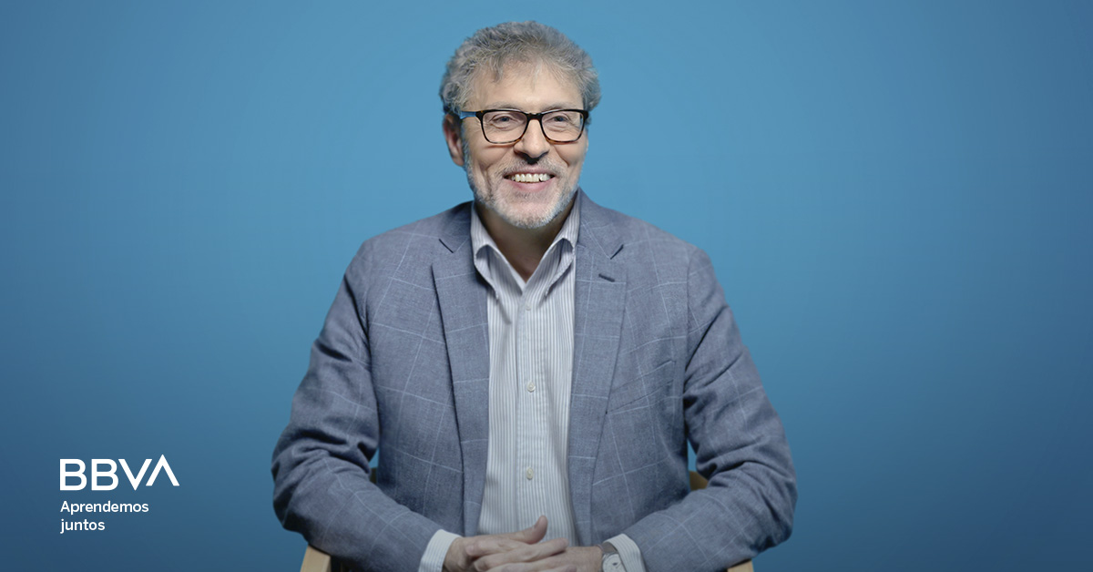 El científico que imaginó viajar más rápido que la luz - Miguel ...